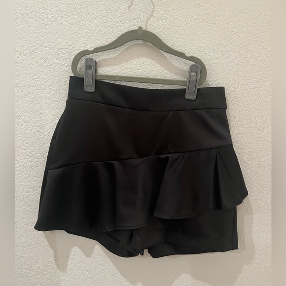 Zara | Skirts | Zara Black Ruffle Skort | Poshmark
